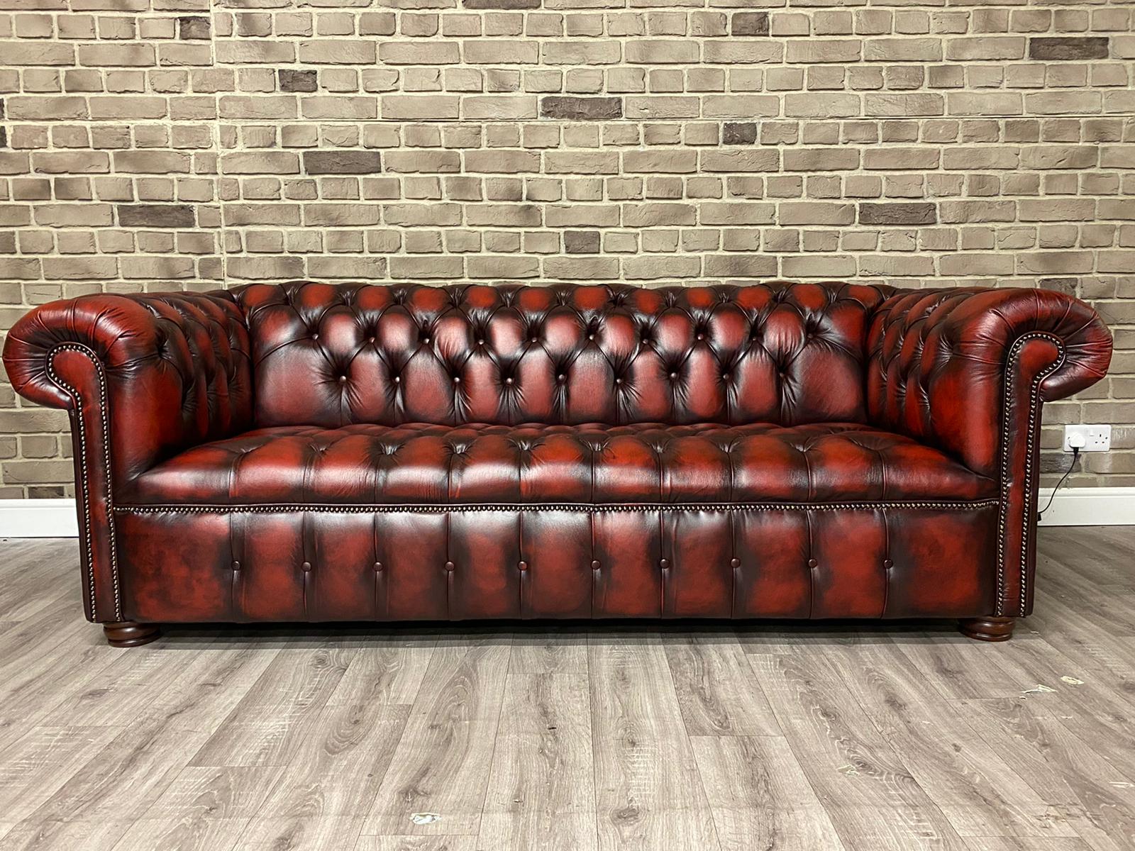 Chesterfield Furniture Specialists: Distinctive Chesterfields USA