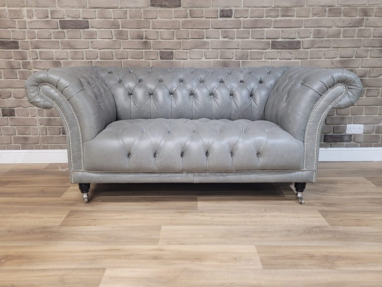 Chesterfield Furniture Specialists: Distinctive Chesterfields USA